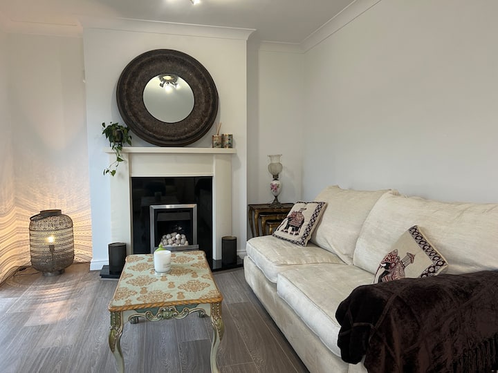Cosy 2  Bed Apartment Close To Dublin Airport - Malahide