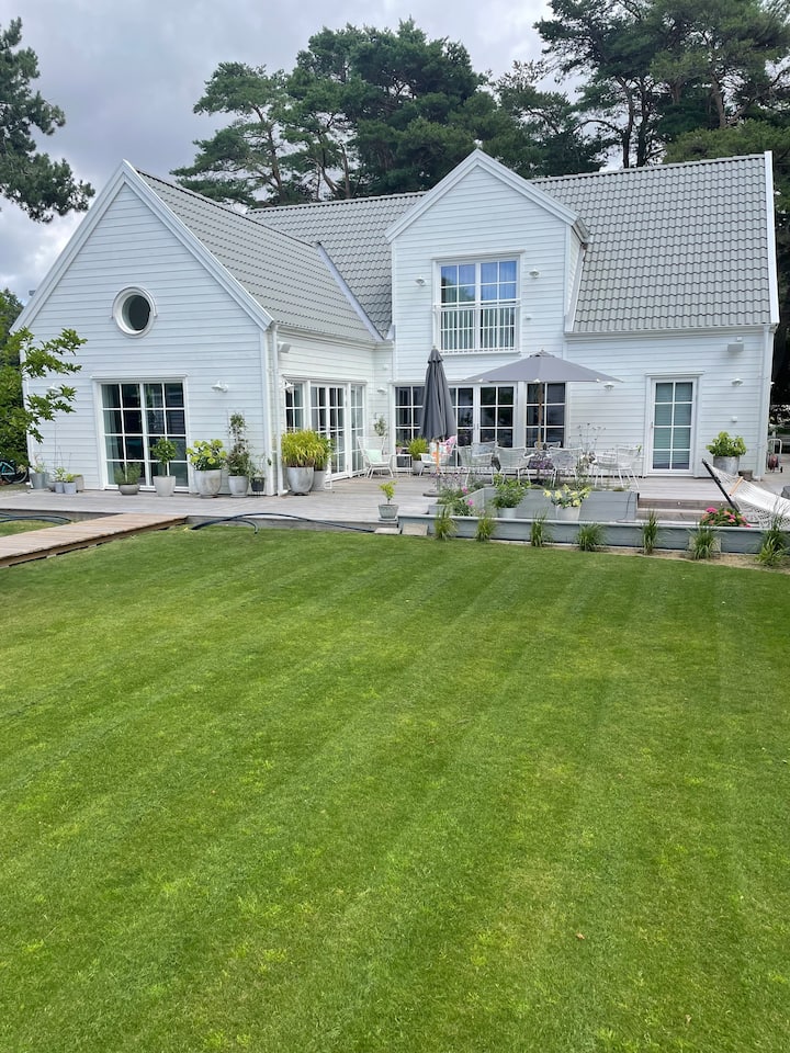 Strandnära Villa (220kvm) I Höllviken/kämpinge - Skanör