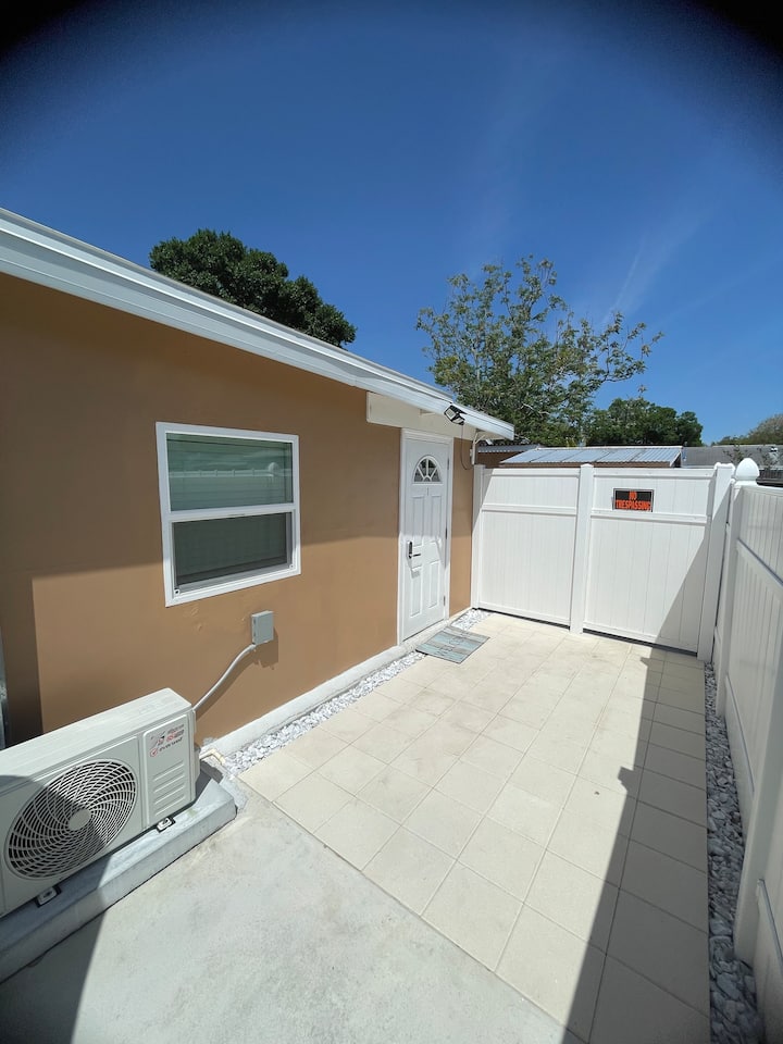 Jenny’s Villa - Tampa, FL