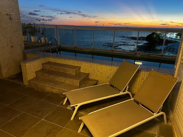 Cobertura Duplex Com Vista Incrível E Pé Na Areia! - Rio Vermelho