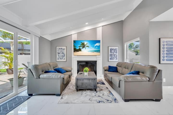 Bring Your Family And Friends To Our Luxury Airbnb - Tampa, FL