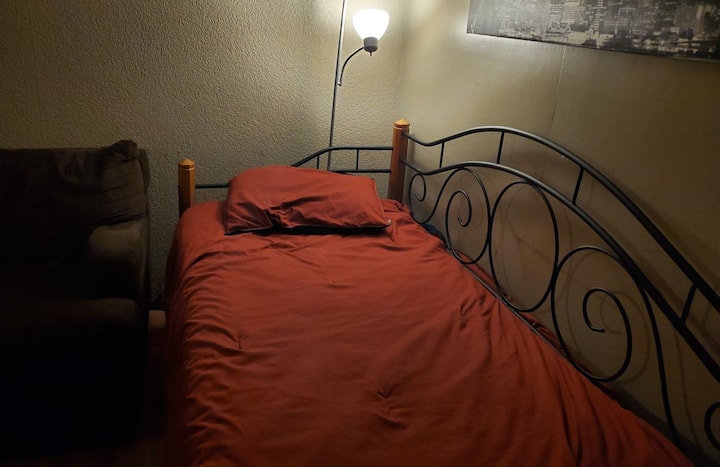 Clean Lovable Older Mobile Home - Andover