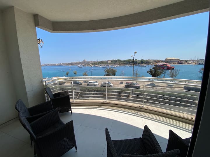 Seafront Harbour Haven - Sliema’s Elite Area - Malta
