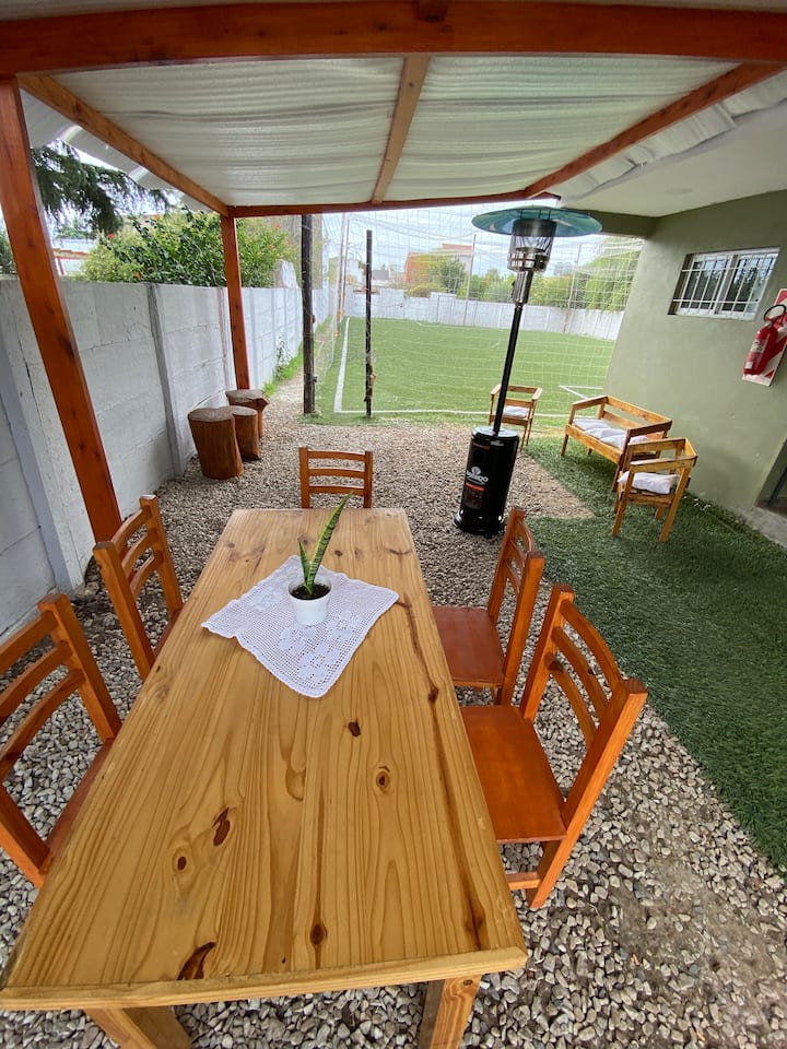 Casa Quinta Con Cancha De Fútbol - La Plata