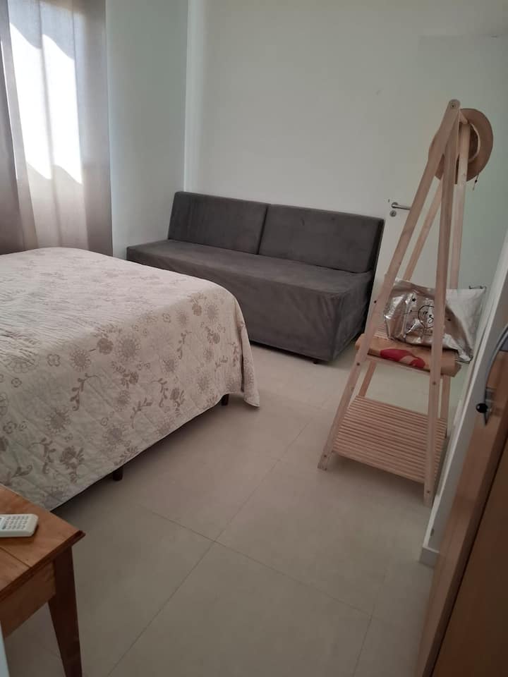 Apartamento Com 2 Quartos (1 Sendo Uma Suíte). - Governador Celso Ramos