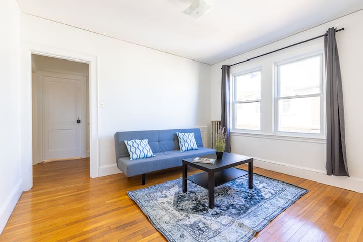 Private Room/ Boston Collage #7 (Newly Listed) - Newton, MA