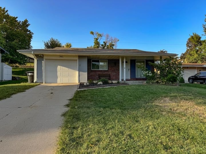 Omaha Treasure - Great Location - No Cleaning Fee - Omaha, NE