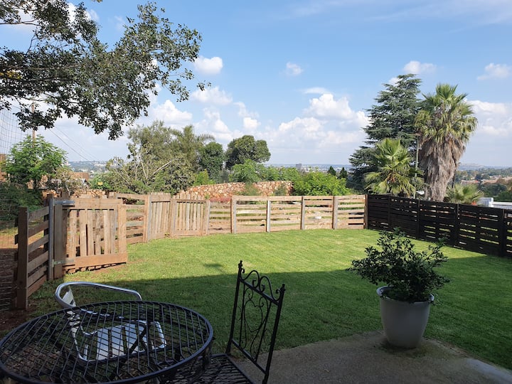 #4, 2 Bedroom Entire Unit, Backup Water Supply,pet - Johannesburg