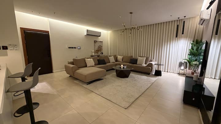 شقة فندقية فاخرة بدخول ذكي 
 (العجلان ريفيرا 42) - Riyadh