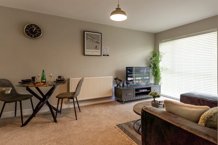 Solihull House | Free Parking | Nec | Airport - Solihull