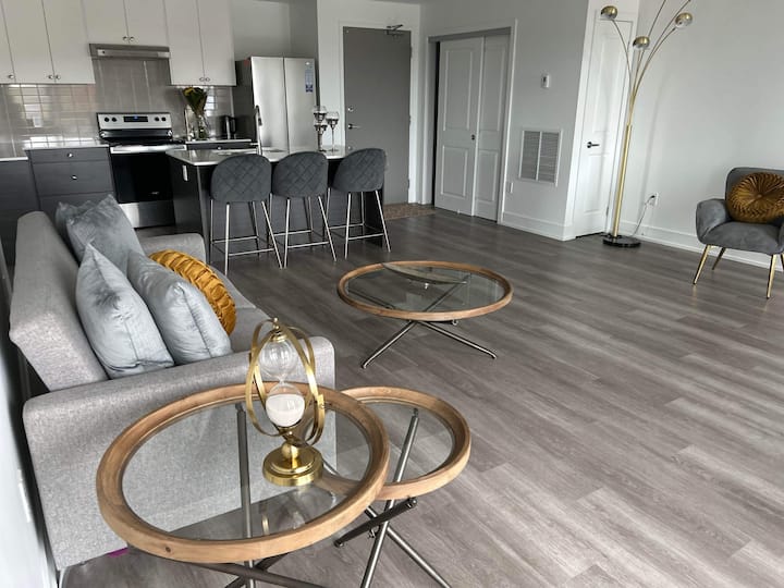 Luxury Condo With A Lake View - Kawartha Lakes
