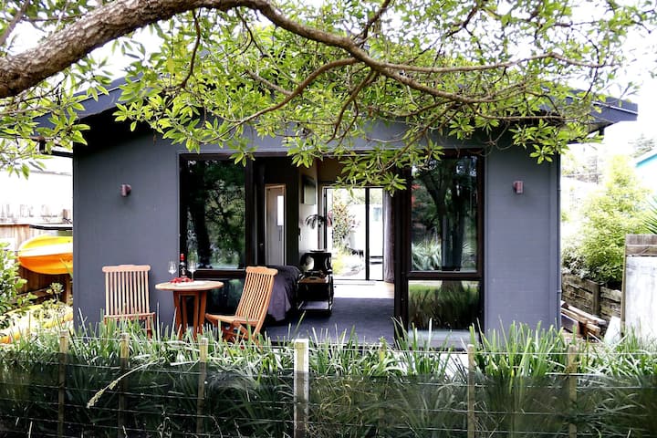 Beach Haven At Peka Peka Beach. - Wairarapa