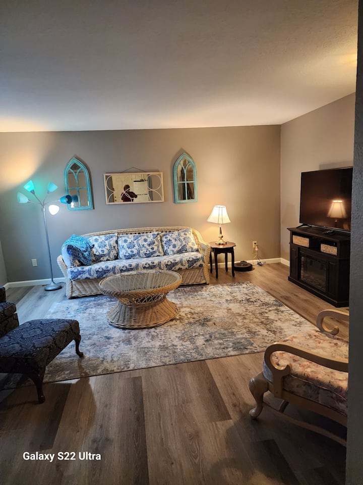 Woodsy Beauty Minutes From Town - Coos Bay, OR