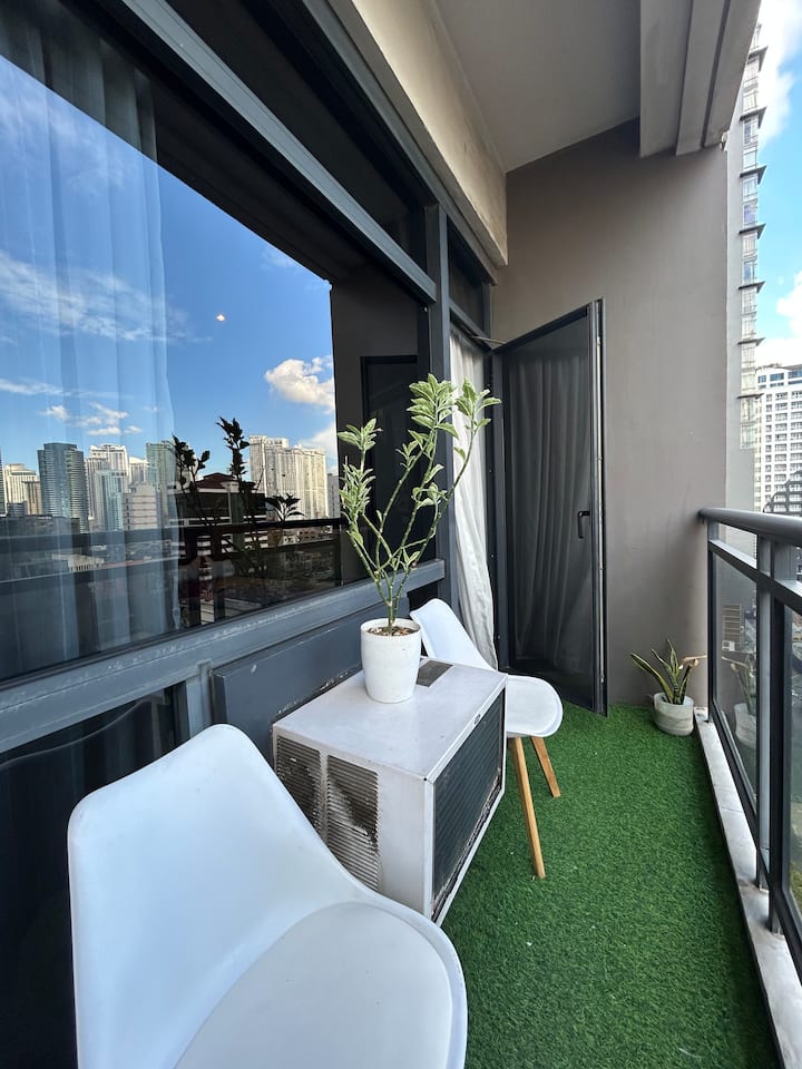 Chill At My Place - Balcony, Gym, Pool, Fast Wifi - マカティ