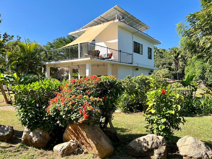 Relax In Your Jungle Getaway! - Lo de Marcos
