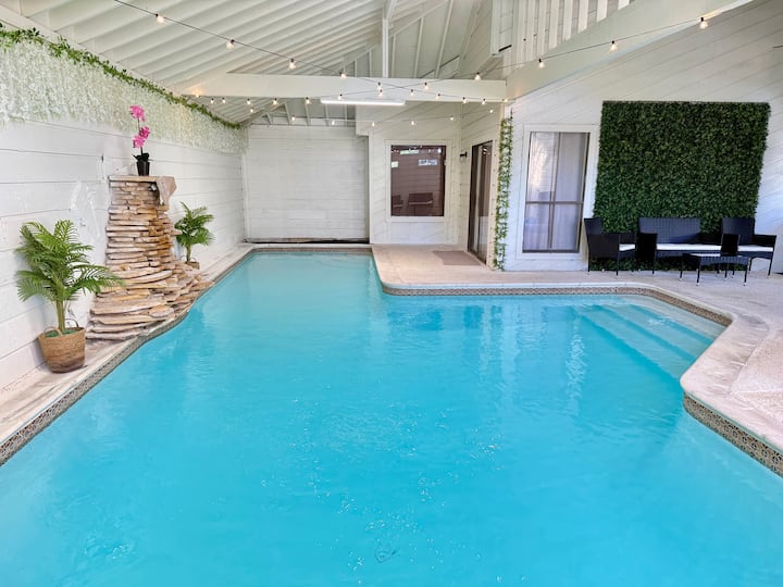 The Leafy Lounge-large Home W/ Heated Indoor Pool - Houston, TX