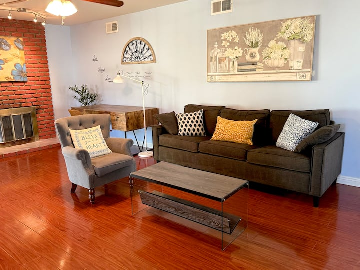 Sgv Private Sfh/huge Parking/dedicated Workspace - Pasadena, CA