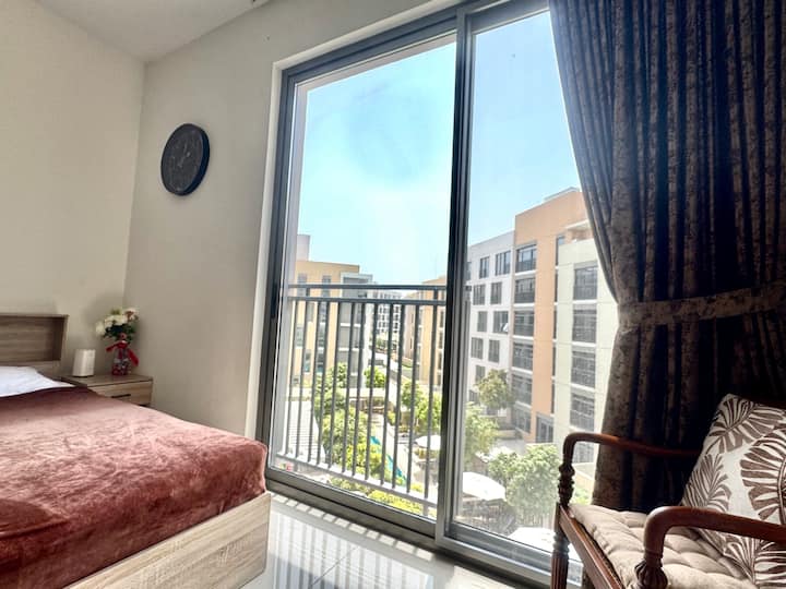 Panorama Pool View | Big Stylish Studio | Parking! - Sharjah