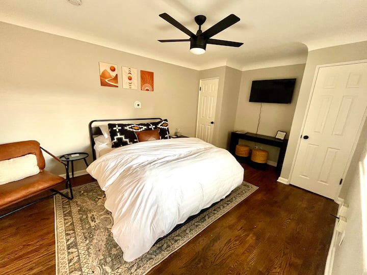 Updated Golden Apartment - Great Location! - Golden, CO