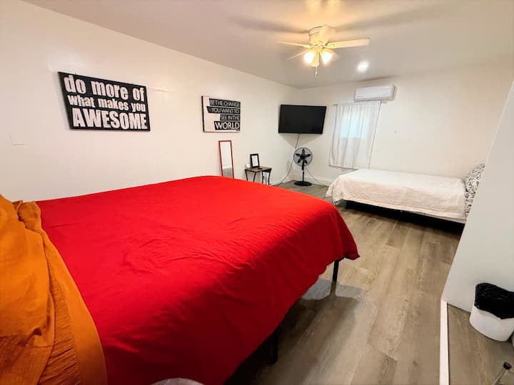 Vegas Apt | 10 Mins To The Strip - Las Vegas