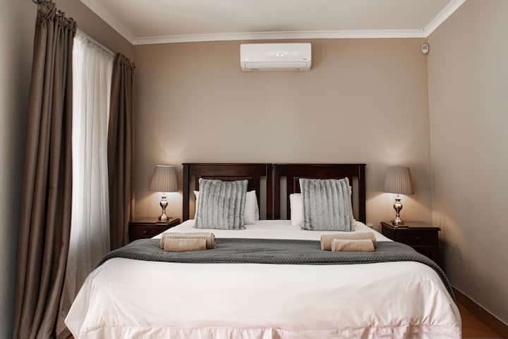 Two-bedroom Chalet En Suite - Middelburg