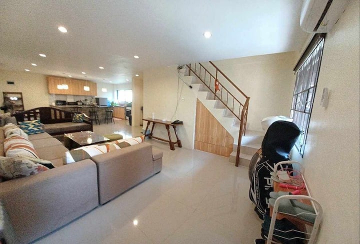 Ruby House 2
3br,모든게구비,10명의 온가족이머물수있는 크고 세련된 깨끗한집 - Lapu-Lapu City