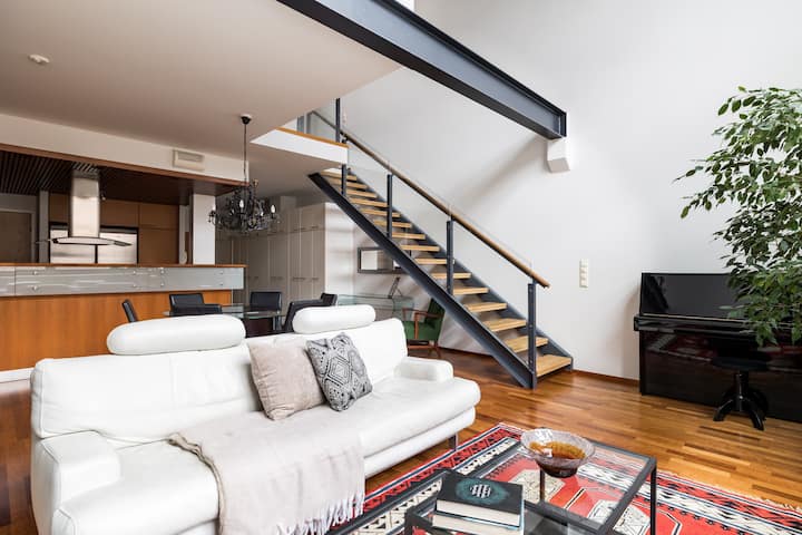 Jacuzzi & Sauna [3 Stories] Netflix & Free Parking - Tampere