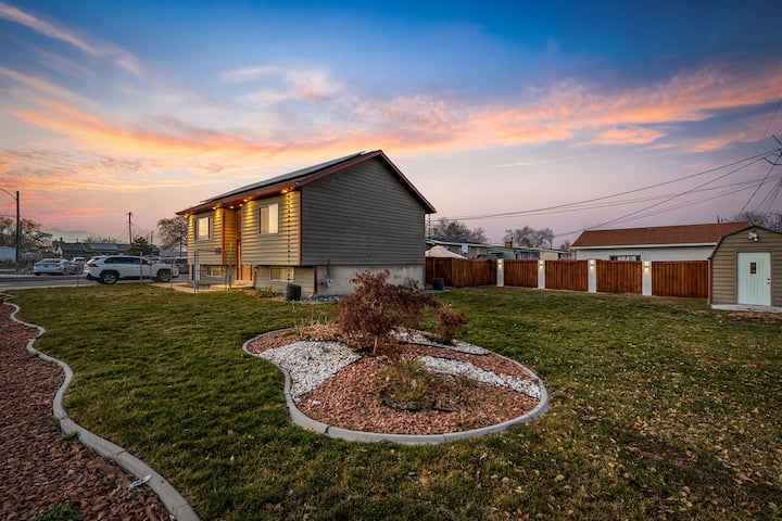 Parkside 4br Retreat, Family Friendly - West Valley City, UT