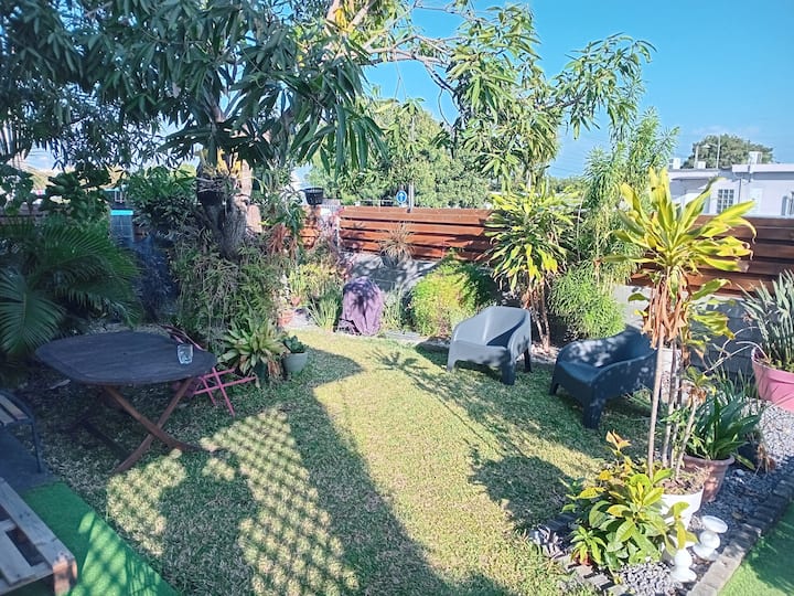 Villa Située Au Centre Ville De La Possession - La Réunion