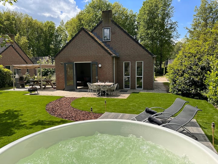 Forest Cottage 'The Green Woodpecker' With Hottub - Netherlands