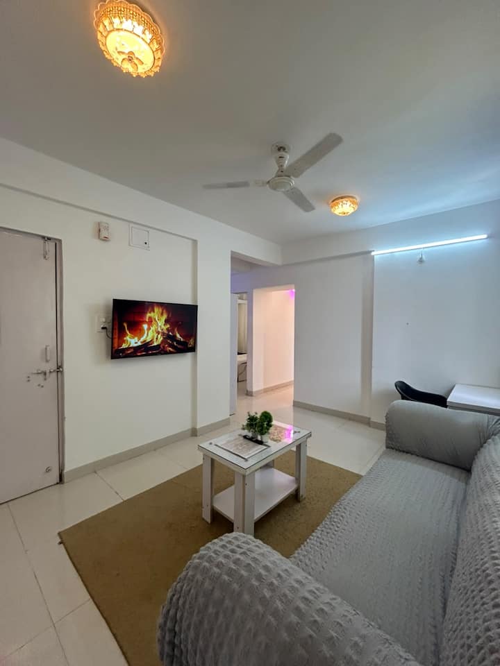 Self Service 1bhk Apartment 201 High Speed Net - Pune (India)