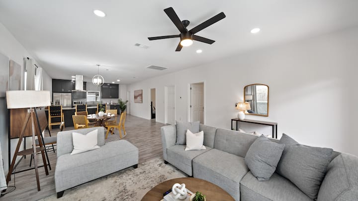 Traveler’s Haven! 2 King Beds, 5 Min Drive To Smu - Dallas, TX