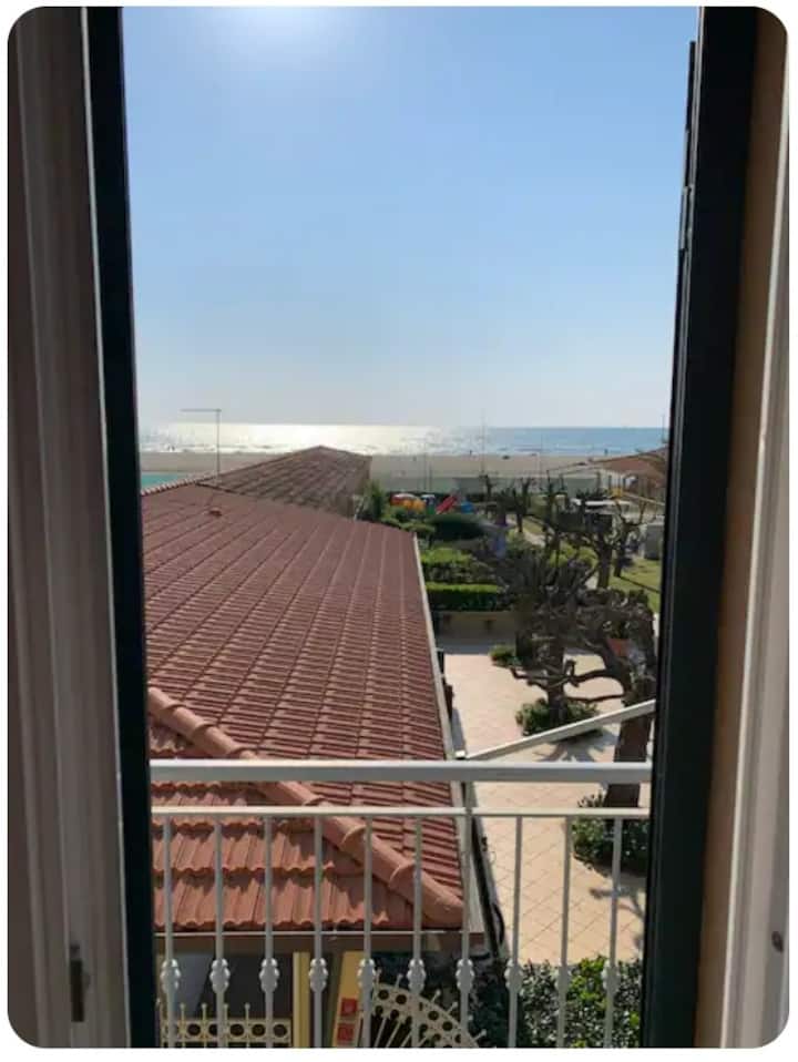 La Conchiglia:un Nido Vista Mare - Viareggio