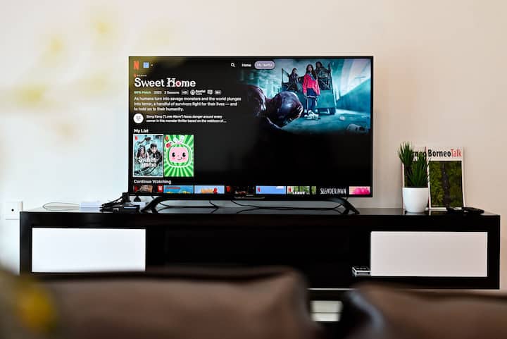 Kuching Vivacity Jazz 1  Netflix - Kuching