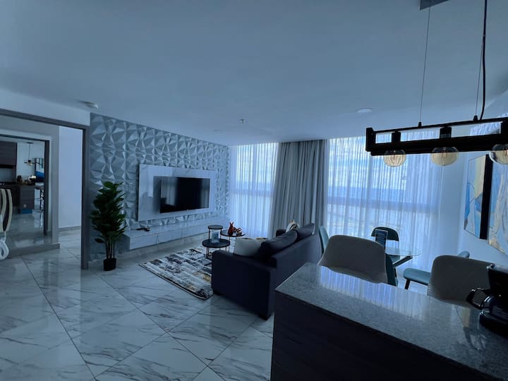 City Apartment With Ocean View - Panama