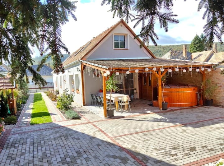 Borostyánkút Wellness Home- Teljes Főépület - Bakonybél