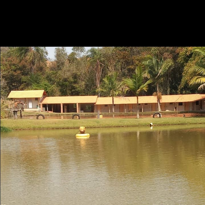 Chalé, Quarto Simples Com Duas Cama De Solteiro - Socorro, Brazil
