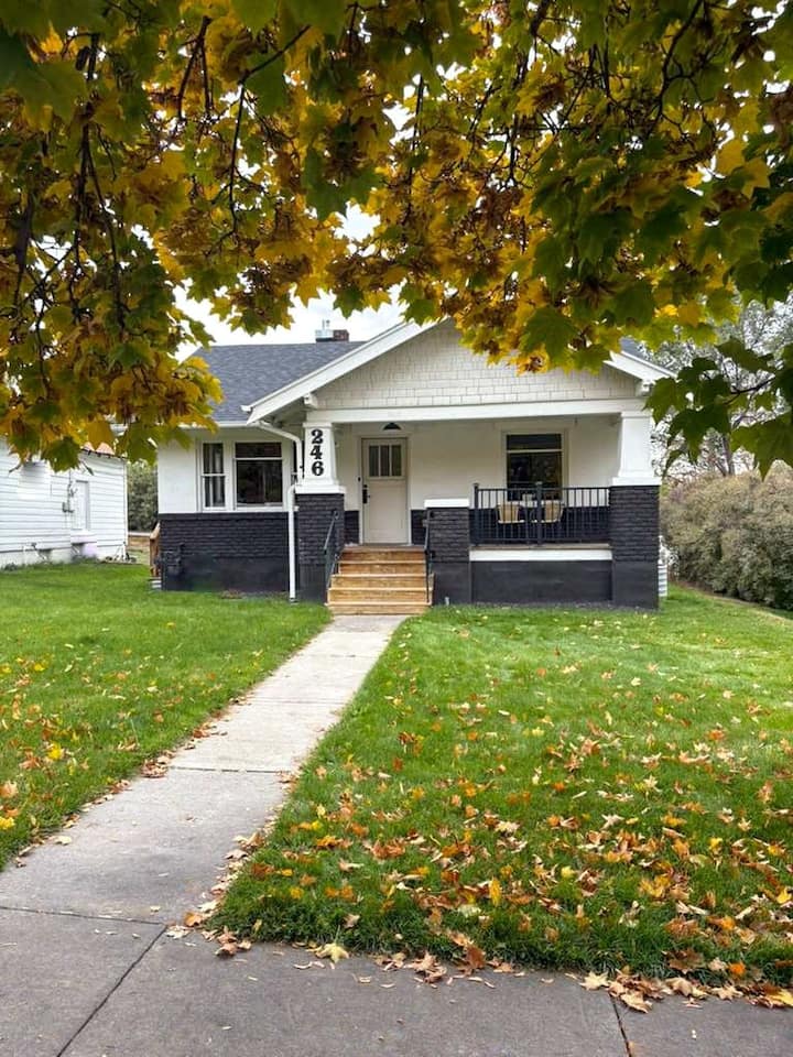 King Beds, Byui/ski/yellowstone, Sleeps 10 - Rexburg, ID