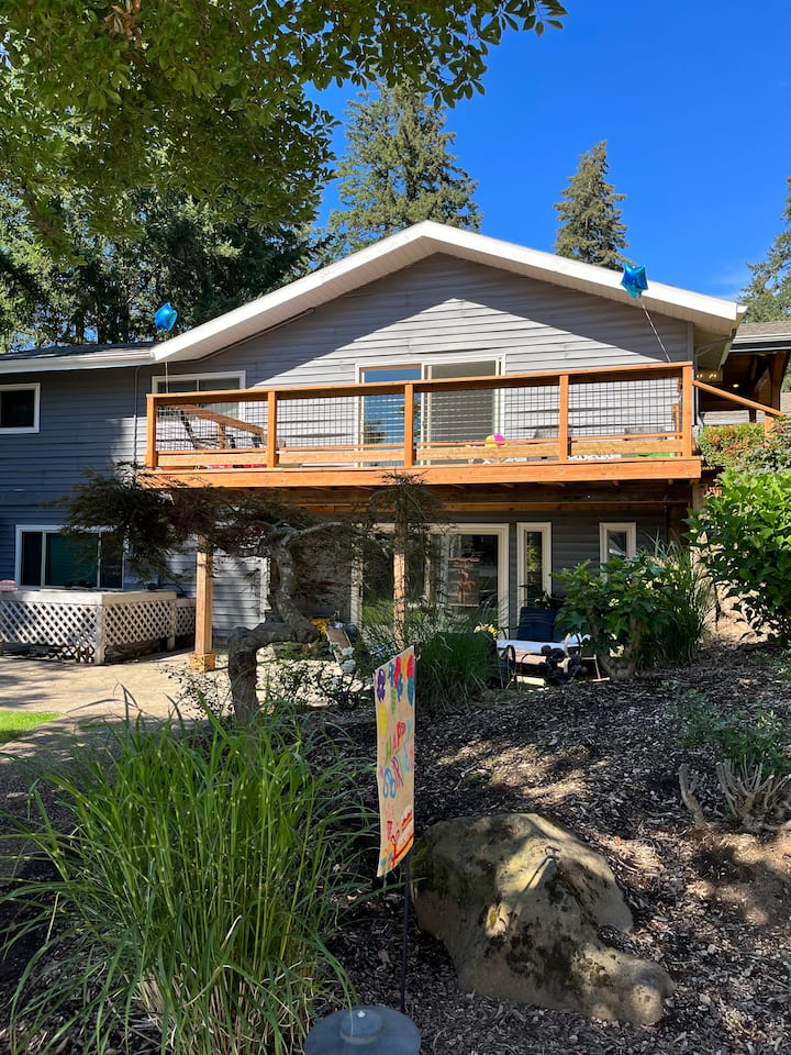 Spacious Country Getaway - Wilsonville, OR