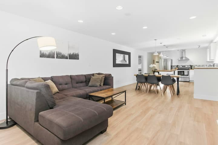 3-bdrm (4 Beds) 1-bath - 6 People Home In Squamish - Squamish