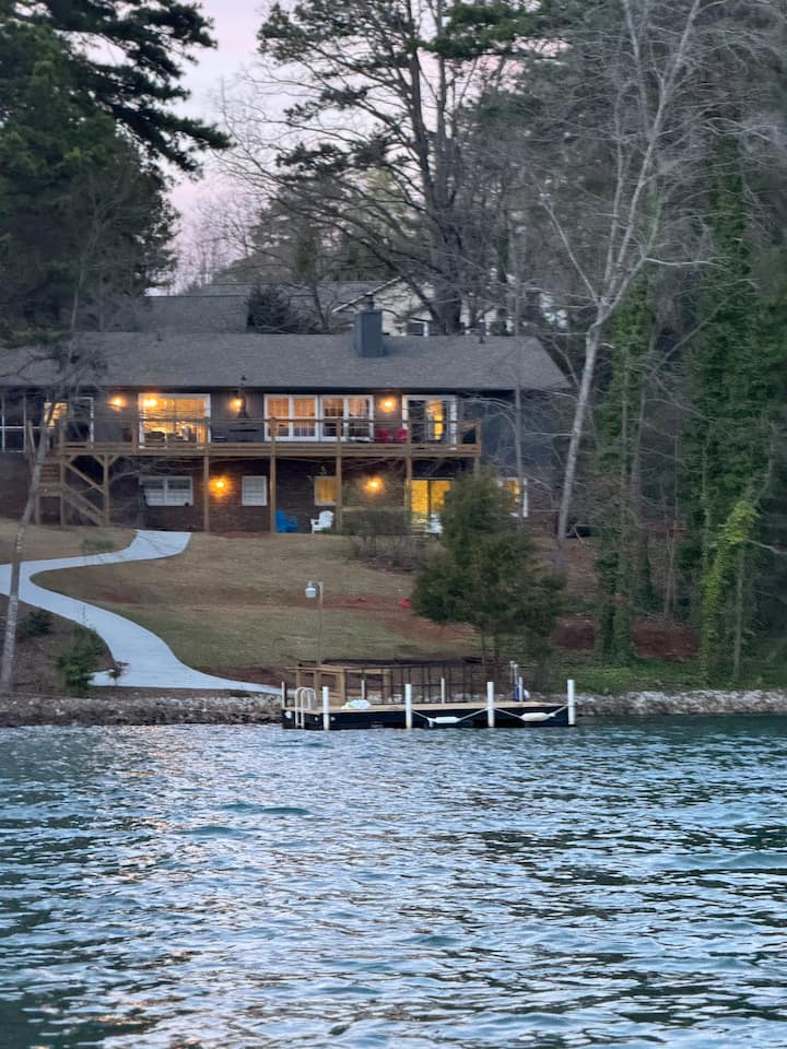 Lake Front Home With Dock "Lake Keowee Retreat" - Seneca, SC