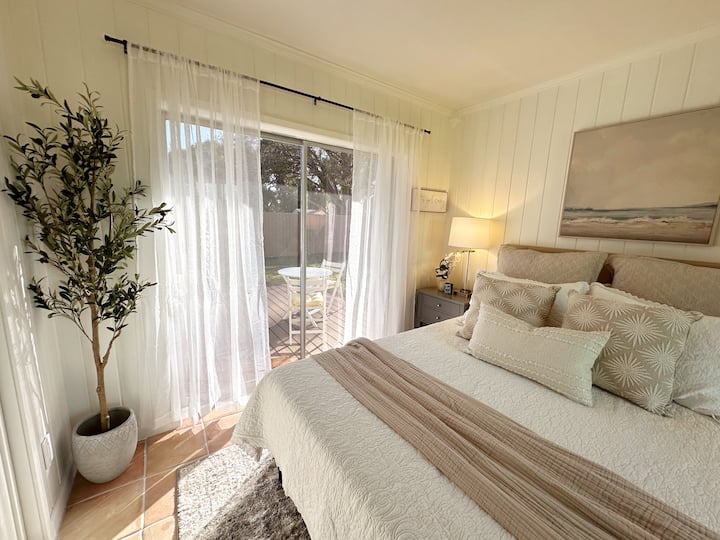 Vero Artist’s Cottage 1 Br House Near Downtown - Vero Beach, FL