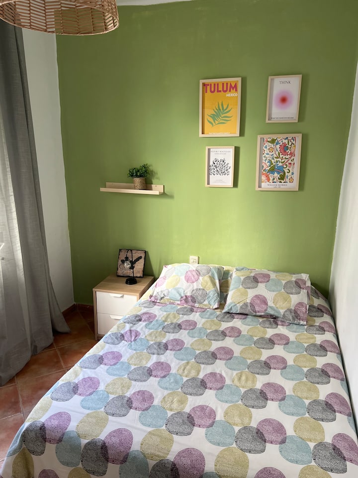Cálido Y Luminoso Apartamento - Valencia