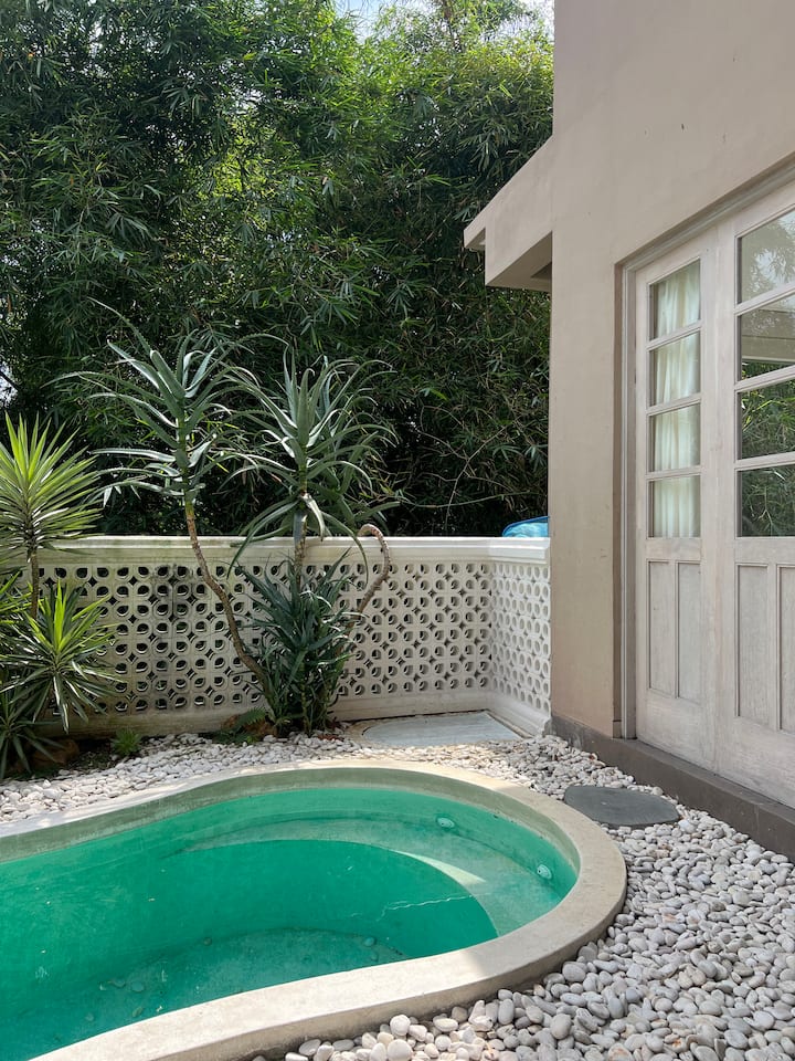 4br Villa Bandung • Pool, Billiard & Green View - Bandung