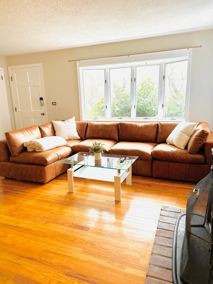 Cottage Home Retreat - Wallingford, CT