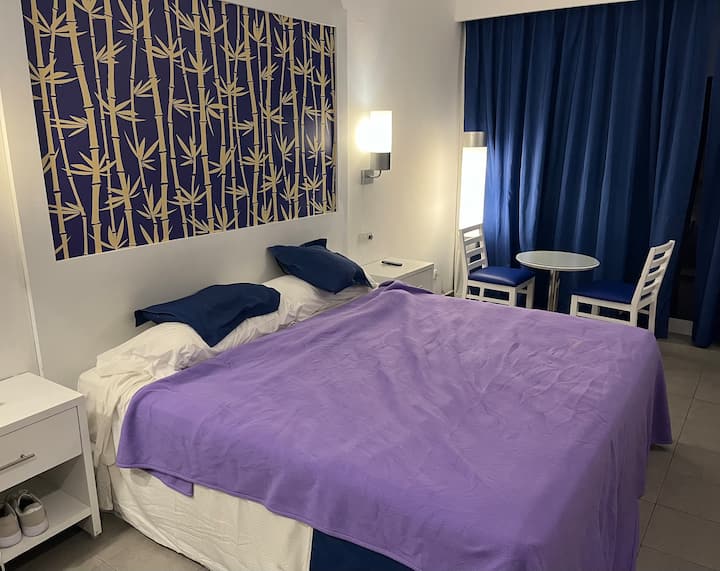 Private Room In Single Home - Apple Valley, CA