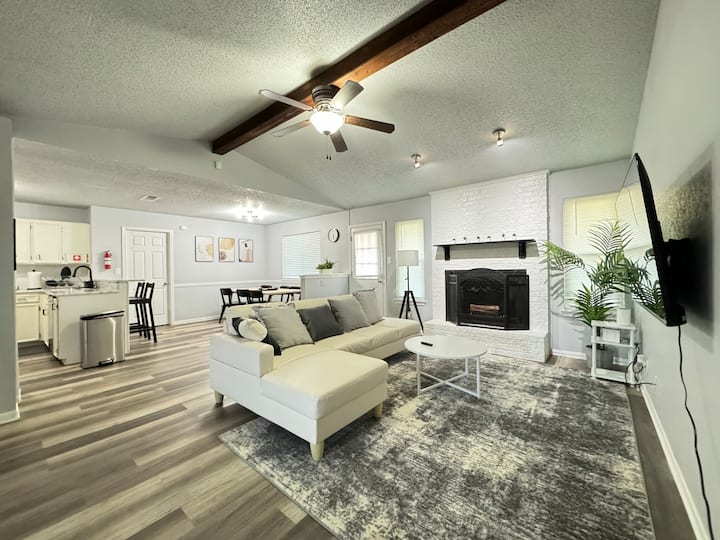 A Lovely Home Near Fort Cavazos (Aka Fort Hood) - Killeen, TX