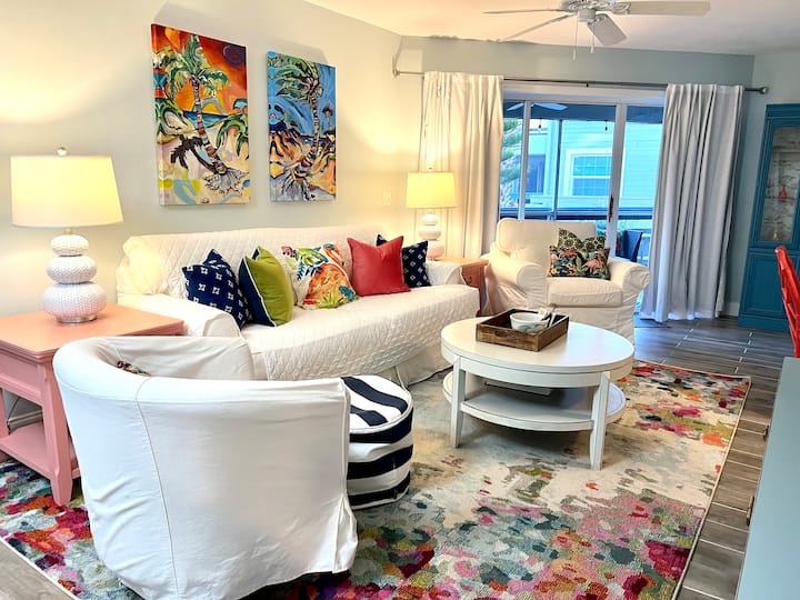 Booking Spring/summer 26! 3 Pools + Walk 2 Beach! - エッジウォーター, FL