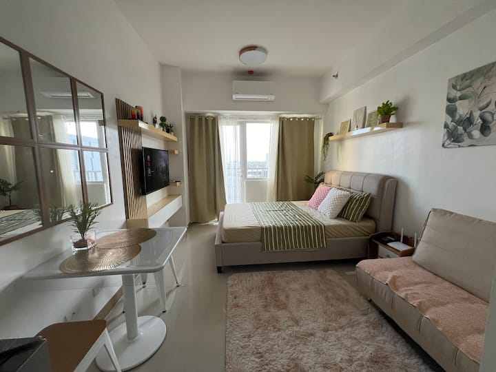 Minimalist Condo - Las Piñas