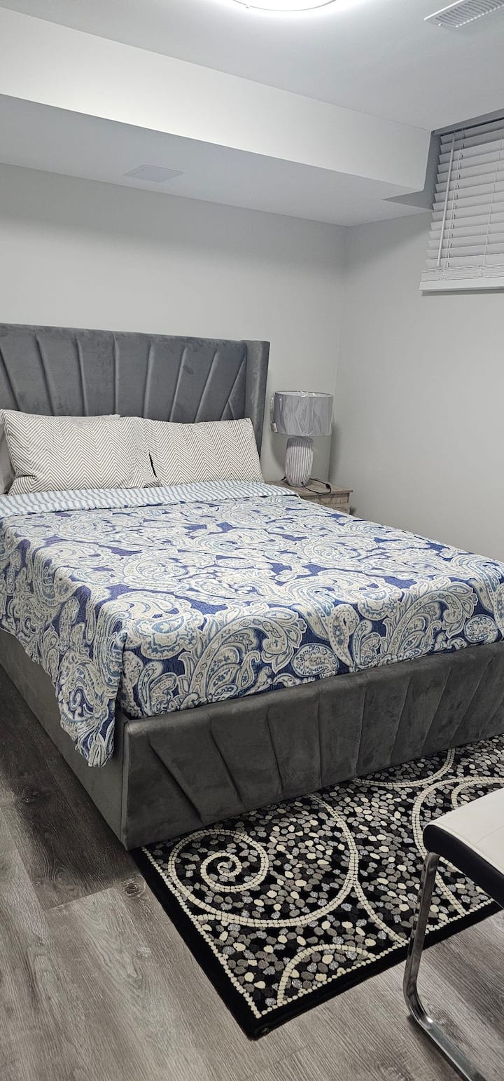 Cozy Space Basement And Comfort. - Oshawa